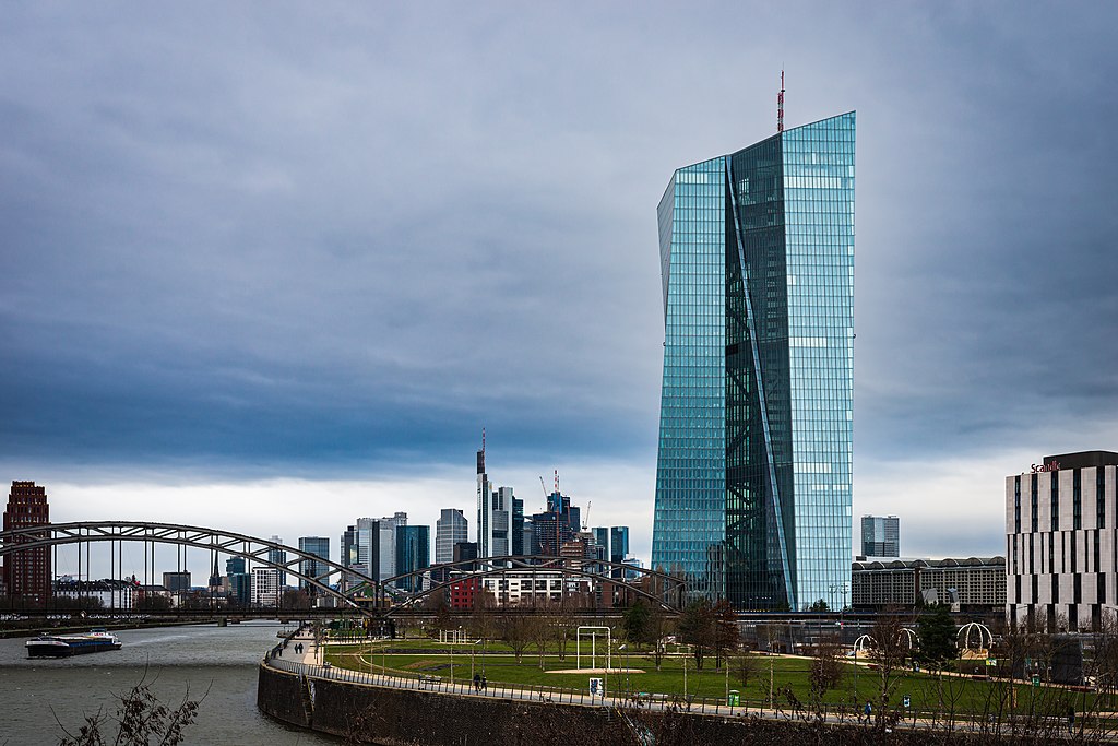 New Euro Banknotes – It Will Be One of These Two Themes - CoinsWeekly